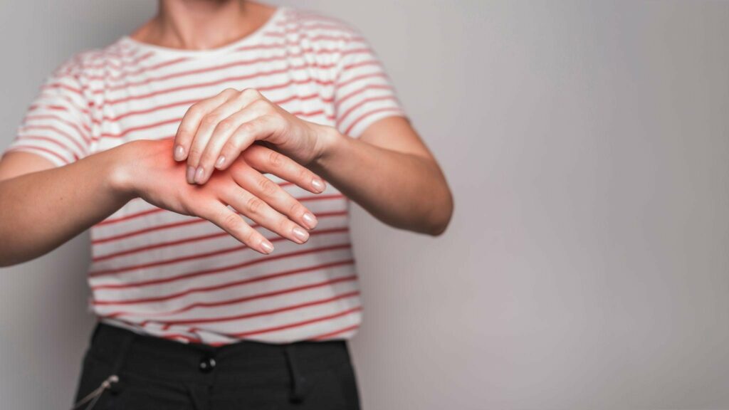 Why Is My Wrist Clicking? - Dr Marouane Bouloudhnine